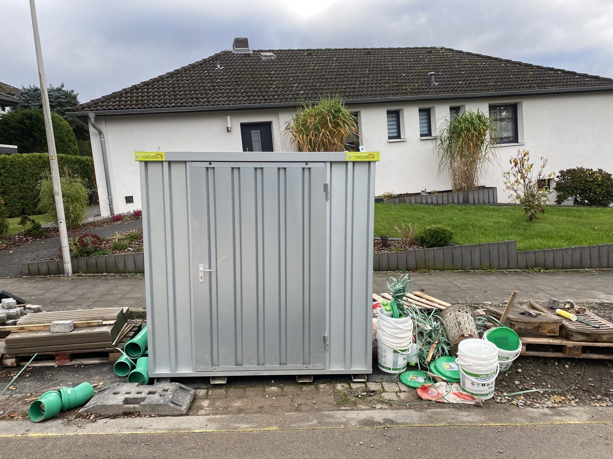 Baucontainer / Baustellencontainer in 6 Standardgrößen erhältlich.